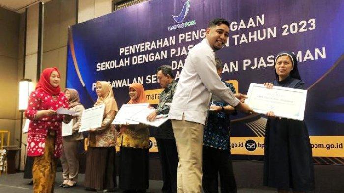 44 Sekolah di Jawa Tengah Terima Sertifikat PJAS Aman - Tribunjateng.com