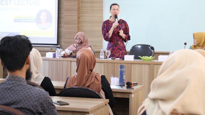 BKUI UMP Gelar Guest Lecture Bersama Asst. Prof. Mariya Marinova dari Universitas Sofia Bulgaria ...