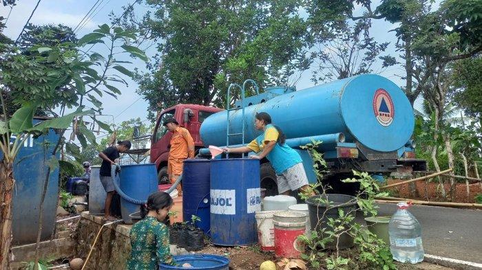 BPBD Banyumas Telah Salurkan 1,67 Juta Liter Air Bersih Selama Musim Kemarau Tahun Ini ...