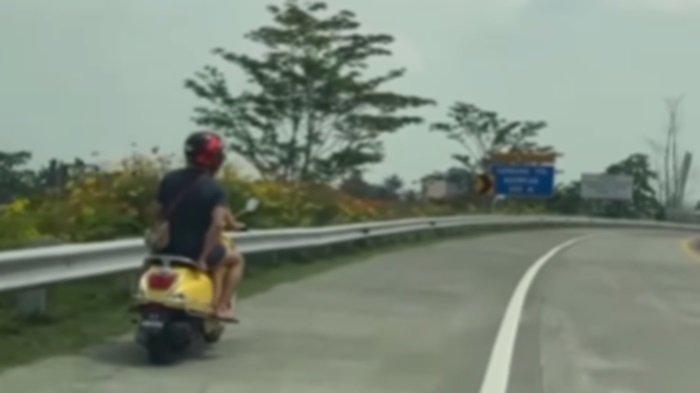 Detik-detik Dua Bule Singapura Motoran Masuk Tol di Sragen: I Go to Jumog Waterfall ...