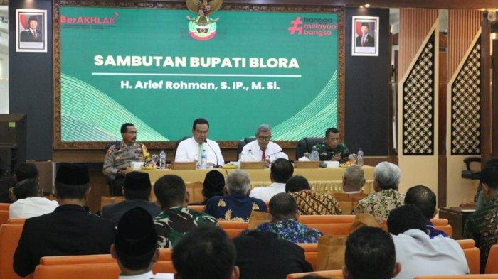 Persiapan Nataru, Bupati Blora Arief Rohman Minta Berbagai Pihak Layani ...