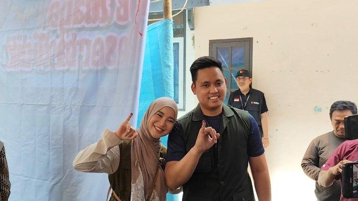 Dico dan Cacha Kompak Nyoblos di TPS Tunggulrejo: Insyaallah 5 Tahun ...