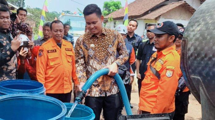 Pemkab Kendal Salurkan Bantuan Air Bersih untuk Warga Curugsewu - Tribunjateng.com
