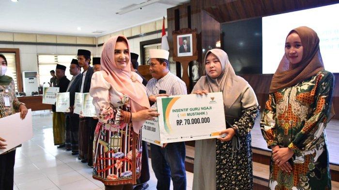 Jelang Akhir Tahun, Fadia Salurkan Bantuan Modal Usaha Bagi Pondok Pesantren dan Guru Ngaji ...