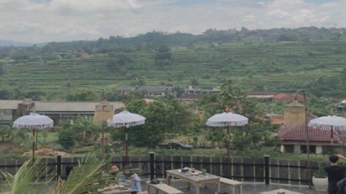 Healing dengan View Puncak Gunung Sumbing dan Sindoro di Cafe Tungkubumi Berkonsep Tradisional ...
