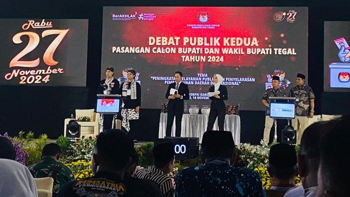 Debat Publik Kedua Pilkada Kabupaten Tegal, Ischak Singgung Bima-Mujab Tak Pakai Bahasa Inggris ...
