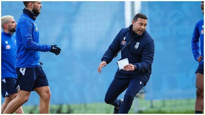 Inilah Sosok Denny Landzaat Asisten Patrick Kluivert di Timnas Indonesia, Jebolan Ajax ...