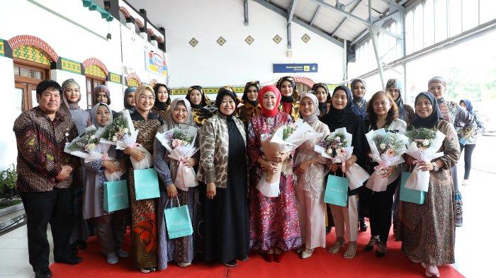 Dinas Koperasi UKM Provinsi Jateng Gelar Modest Fashion 2023, 12 Model ...