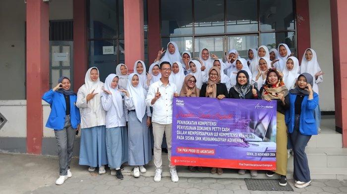 Tingkatkan Kompetensi Dokumen Keuangan, Dosen Poltek Harber Edukasi Siswa SMK Muhammadiyah ...