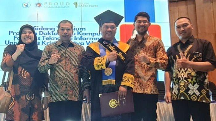 Firman, Dosen FTIK USM Raih Gelar Doktor Ilmu Komputer, Lulus Yudisium ...