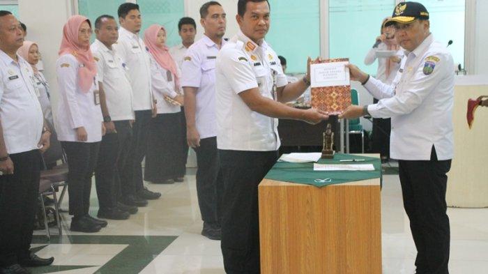 Lantik Pejabat Administrator dan Pejabat Pengawas, Pj. Bupati : Utamakan Kebutuhan Masyarakat ...