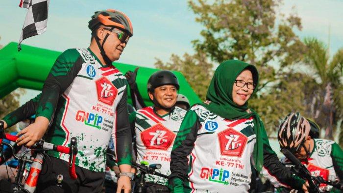 Bupati Tegal Lepas Ribuan Peserta Fun Bike HUT TNI - Tribunjateng.com