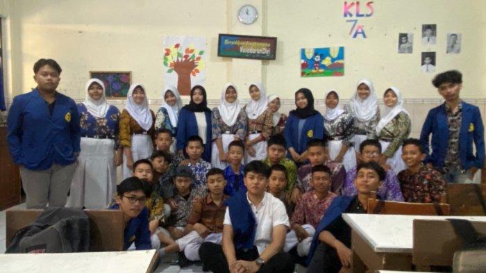 Mahasiswa FTIK Berikan Penyuluhan Bijak Gunakan Media Sosial di SMP Empu Tantular - Tribunjateng.com