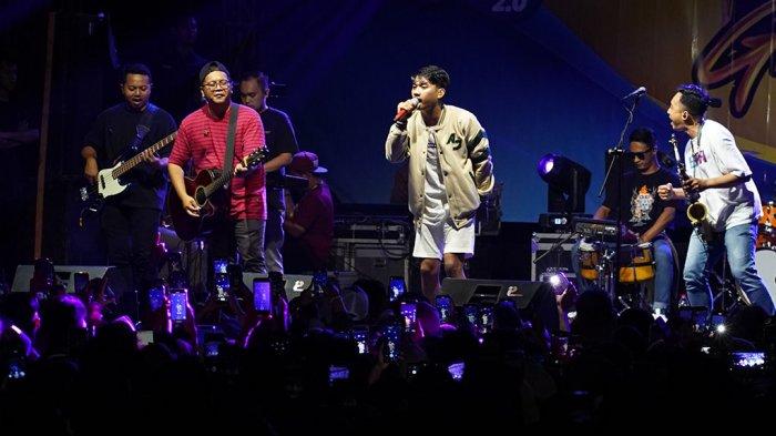 Penyanyi Pop Jawa Gilga Sahid Sukses Hibur Ribuan Mahasiswa Tegal - Tribunjateng.com