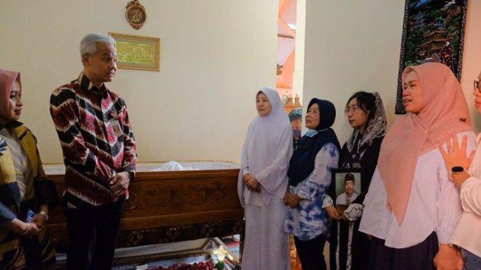Ganjar Pranowo Pastikan Seluruh Hak Korban Kecelakaan Kerja di Lift ... Ganjar Pranowo Pastikan Seluruh Hak Korban Kecelakaan Kerja di Lift ...