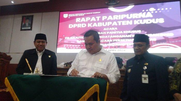 Perda Difungsikan Untuk Memberikan Kejahteraan Masyarakat, DPRD Kudus Sahkan 10 Rancangan Perda ...