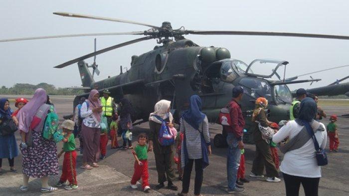 Video Penampakan Helikopter Militer dan Alutsista Penerbad Dipamerkan ...