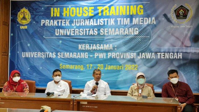 USM Semarang dan PWI Jateng Gelar In House Training Jurnalisitik ...