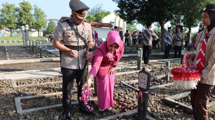 Kenang Jasa Pahlawan Polri, Polresta Pati Gelar Ziarah dan Tabur Bunga ...