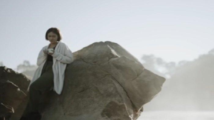 Chord Gitar Juicy Luicy, Mawar Jingga: Kupetik Bunga Mawar Warna Jingga ...