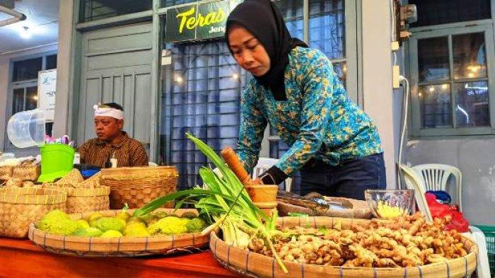 Terase Jeng Minul Pati dengan Menu Andalan STMJ Bakar, Hidupkan Tren ...