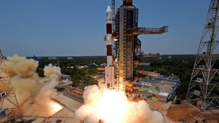 India Sukses Luncurkan Pesawat Luar Angkasa Ke Matahari, Perjalanan ...