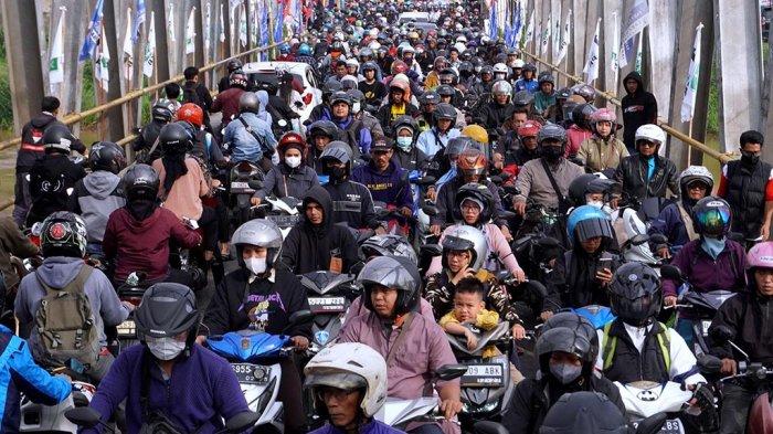 Inilah Cerita Wisatawan Terjebak Macet 17 Jam di Puncak, Kelaparan hingga BAB Sembarangan di ...