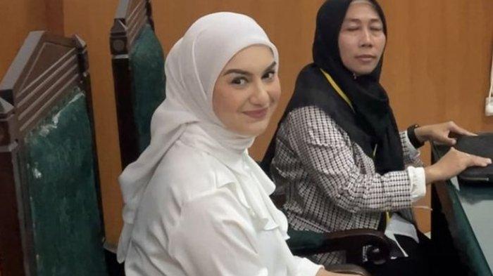 Buah Bibir : Irish Bella Optimistis Gugatan Cerai Dikabulkan - Tribunjateng.com
