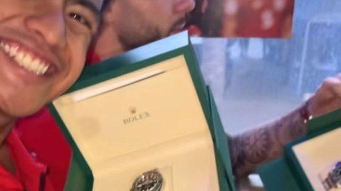 Harga Jam Tangan Rolex Diberikan Presiden Prabowo untuk Pemain Timnas ...
