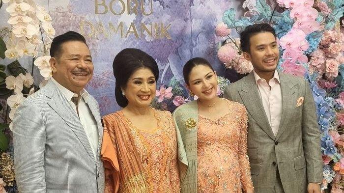 Jessica Mila Rayakan 7 Bulan Kehamilan dengan Adat Batak Mambosuri - Tribunjateng.com