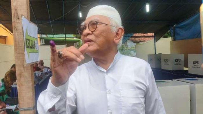 Peristiwa Menggelitik saat Gus Mus Nyoblos di Rembang: jangan Dimaknai ...