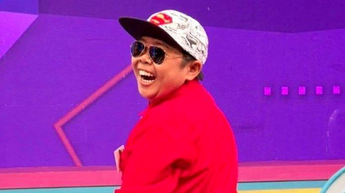 Adul Bantah Pernyataan Pandji Soal Idap Glaukoma sampai Buta: Aman ... Adul Bantah Pernyataan Pandji Soal Idap Glaukoma sampai Buta: Aman ...