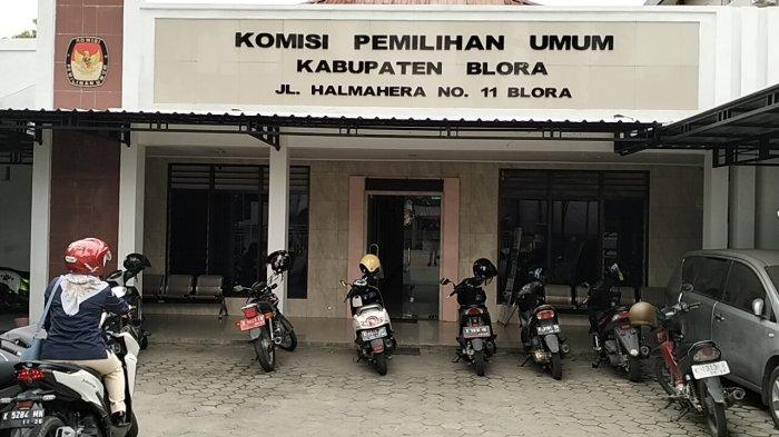 KPU Blora Fasilitasi APK dan Bahan Kampanye untuk Masing-masing Paslon Pilbup Blora 2024 ...