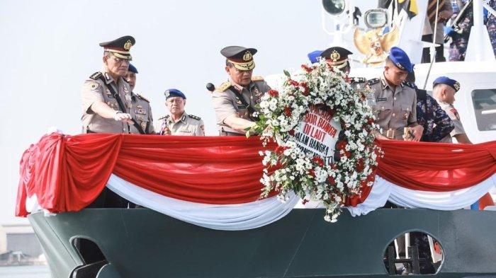 Polda Jateng Tabur Bunga di Pelabuhan Tanjung Emas Semarang Jelang HUT ...