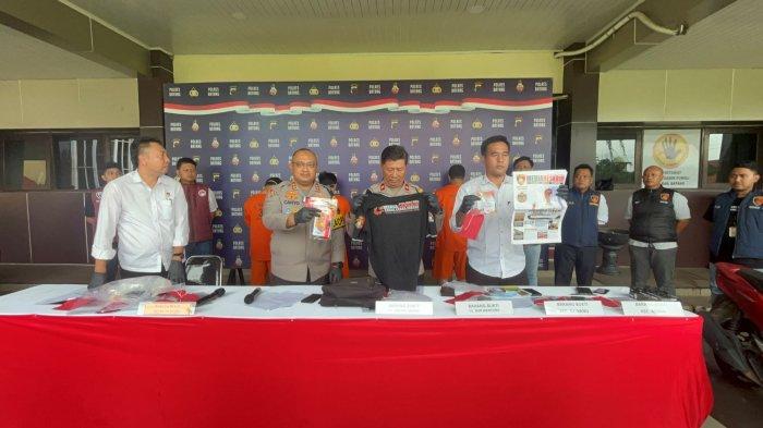 Bawa Nama dan Logo Polri, Dua Wartawan Gadungan Ini Peras Kepala Desa ...