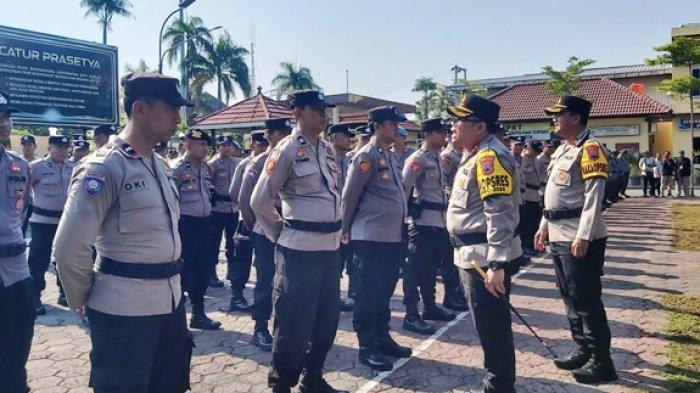 Ribuan Personel Polri dan Linmas Pengamanan TPS di Tegal Gelar Apel ...