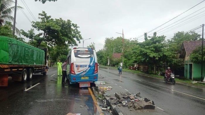 Mobil Elf Rombongan Wisatawan Asal Garut Kecelakaan di Kulon Progo, Ban Oleng Tabrak Median ...