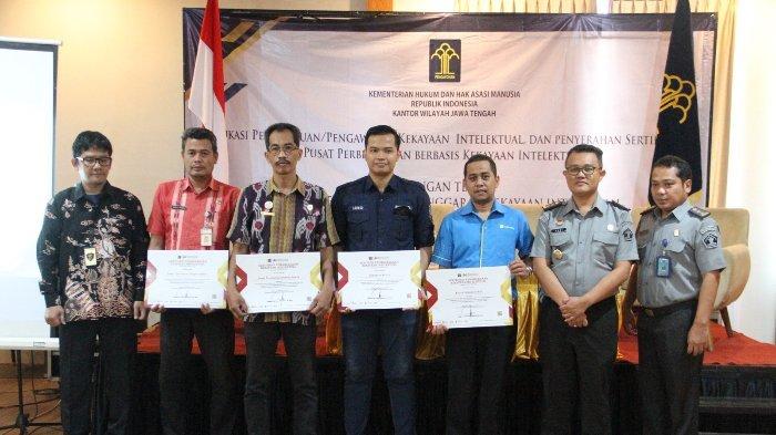 Kemenkumham Jateng Serahkan 6 Sertifikat Penghargaan Bagi Pusat Perbelanjaan Di Jepara Dan Kudus ...