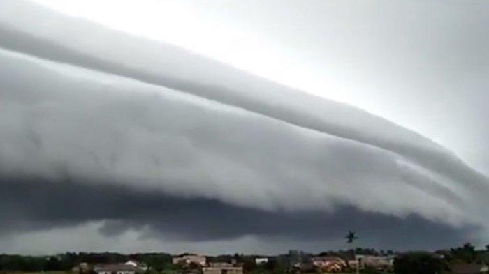 Penjelasan BMKG soal Kemunculan Awan Tsunami di Indonesia ... Penjelasan BMKG soal Kemunculan Awan Tsunami di Indonesia ...