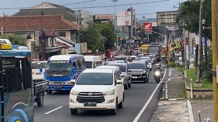 Video Imbas One Way Lokal Tol Semarang Jalan Raya Semarang-Solo Padat ...