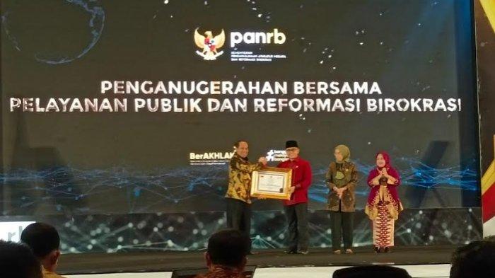 Asela Dijaketi Pemkot Tegal Dapat Penghargaan Top 45 Inovasi Pelayanan Publik KemenPAN-RB ...