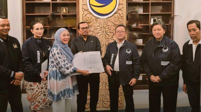 Ribuan Pendukung Siap Kawal Tiwi-Hendra! Pasangan Bacabup Purbalingga ... Ribuan Pendukung Siap Kawal Tiwi-Hendra! Pasangan Bacabup Purbalingga ...