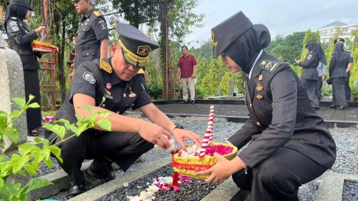Khidmat, Ziarah dan Tabur Bunga Peringati Hari Bakti Pemasyarakatan Ke-60 - Tribunjateng.com