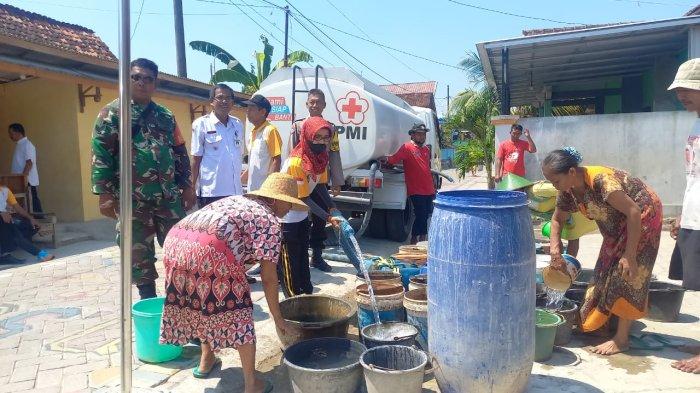 Gandeng PWI, KONI Blora Salurkan Bantuan Air Bersih kepada Warga yang ...