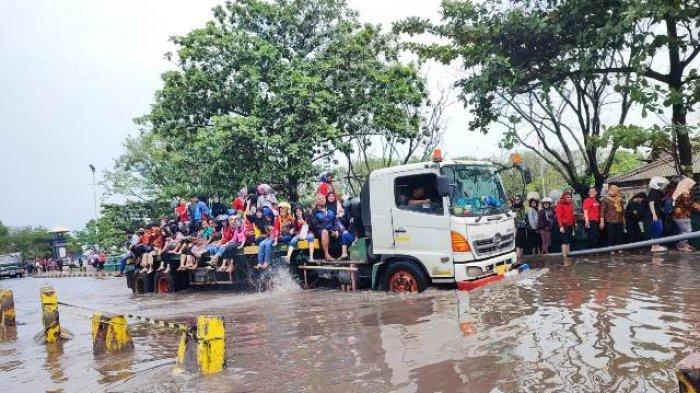 BMKG Keluarkan Peringatan Dini Banjir Rob Pantura Jateng, Pemerintah Diharap Lakukan Hal Ini ...