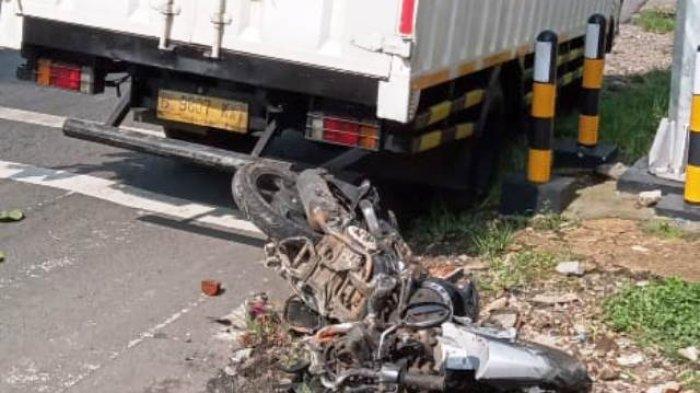BREAKING NEWS: Kecelakaan Maut Truk Vs Motor di Jalur Wonosobo-Banjarnegara, 1 Tewas ...