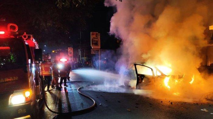 Kronologi Mahasiswa Diduga Mabuk, M Wira Tabrak Rak Bensin Eceran Pakai ...