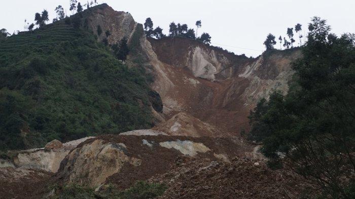 2 Tahun Berlalu, Mahkota Longsor di Bukit Siglagah Batang Masih ...