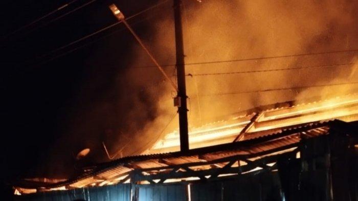 Korsleting Listrik Hanguskan Sebuah Ruko Sembako di Kedungreja, Cilacap ...