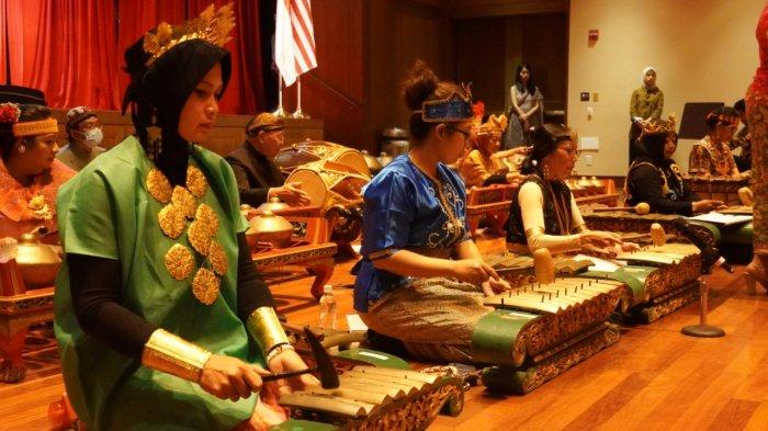 Kala Seni Karawitan Jawa Menggema di Indonesia Cultural Day New York ...